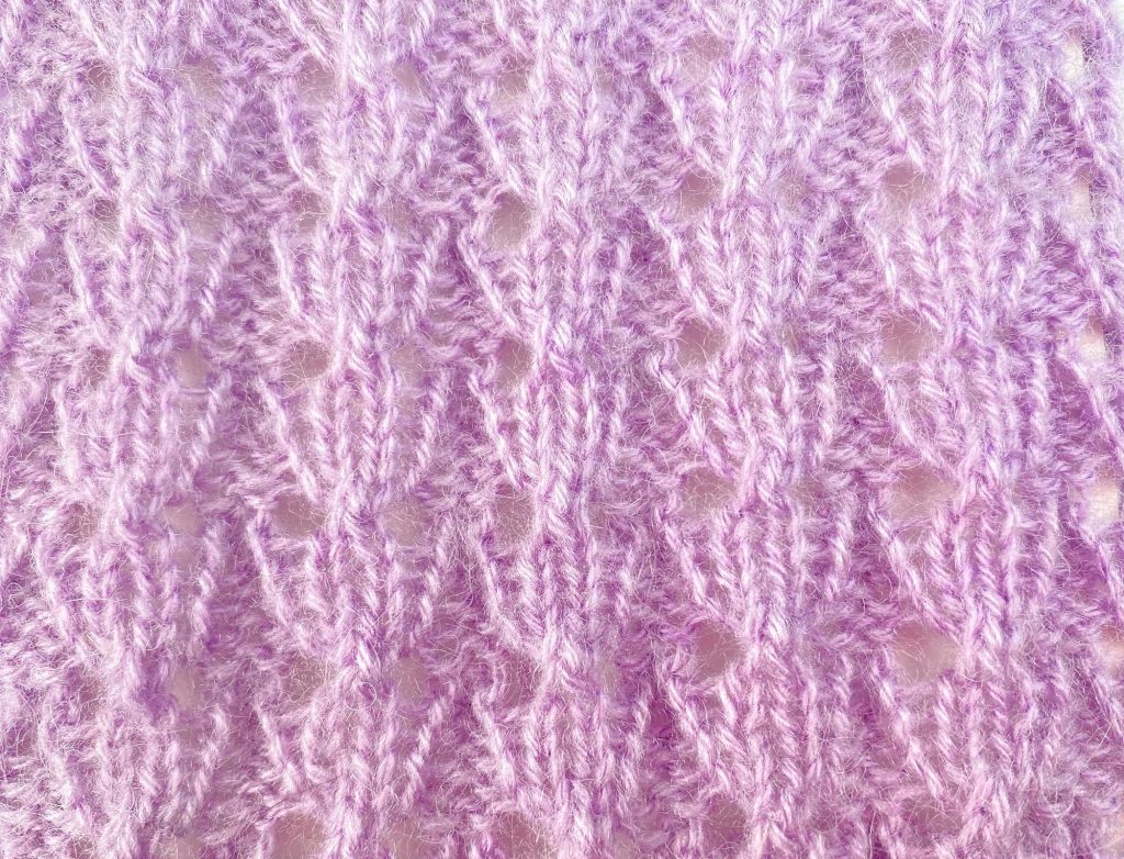 Vienkārša mežģīnes adīšanas shēma zeķei – Kremi